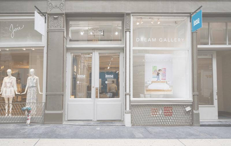 What is a Pop-Up Shop? (+8 Creative Examples)